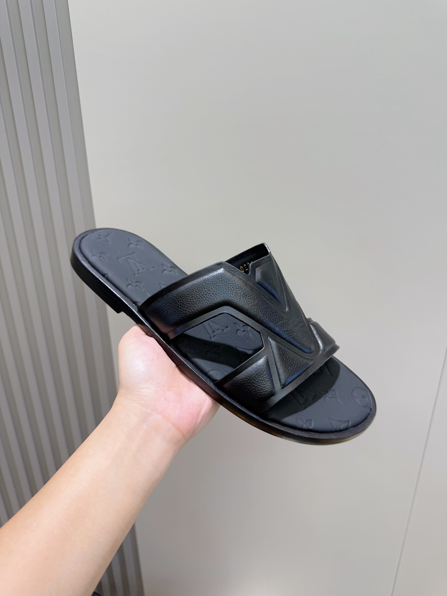 Buy Replica Louis Vuitton LV Oasis Mule - fakeluxshop.com