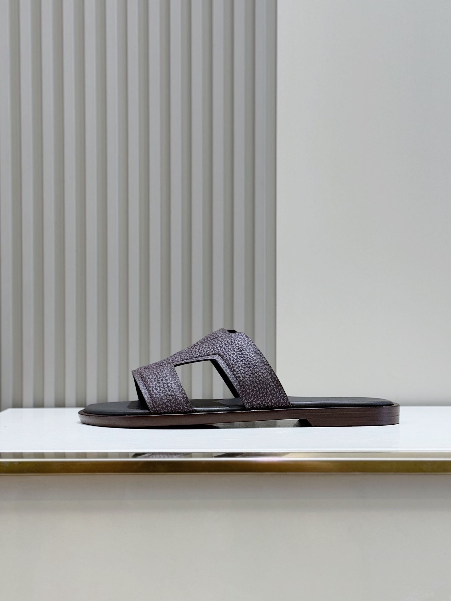 Premium Replica Louis Vuitton LV Oasis Mule - fakeluxshop.com