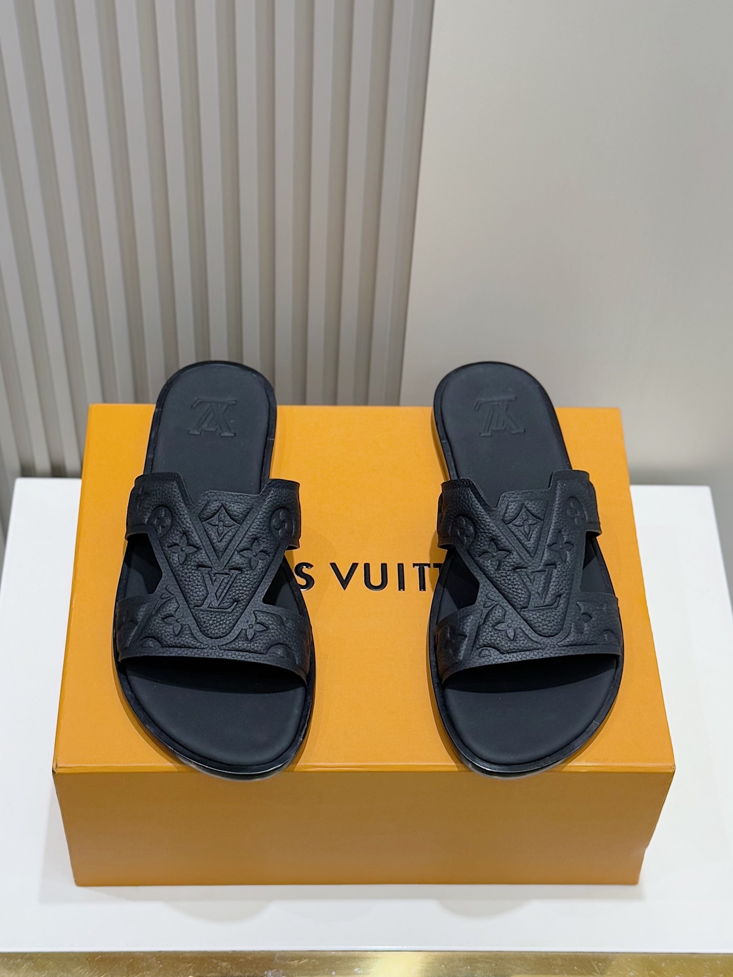 Luxury Replica Louis Vuitton LV Oasis Mule - fakeluxshop.com
