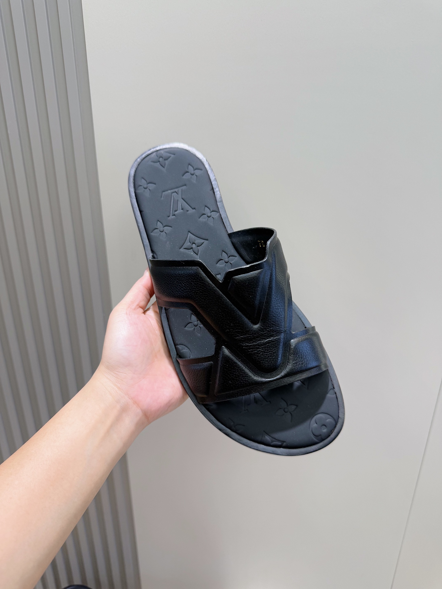 Buy Replica Louis Vuitton LV Oasis Mule - fakeluxshop.com